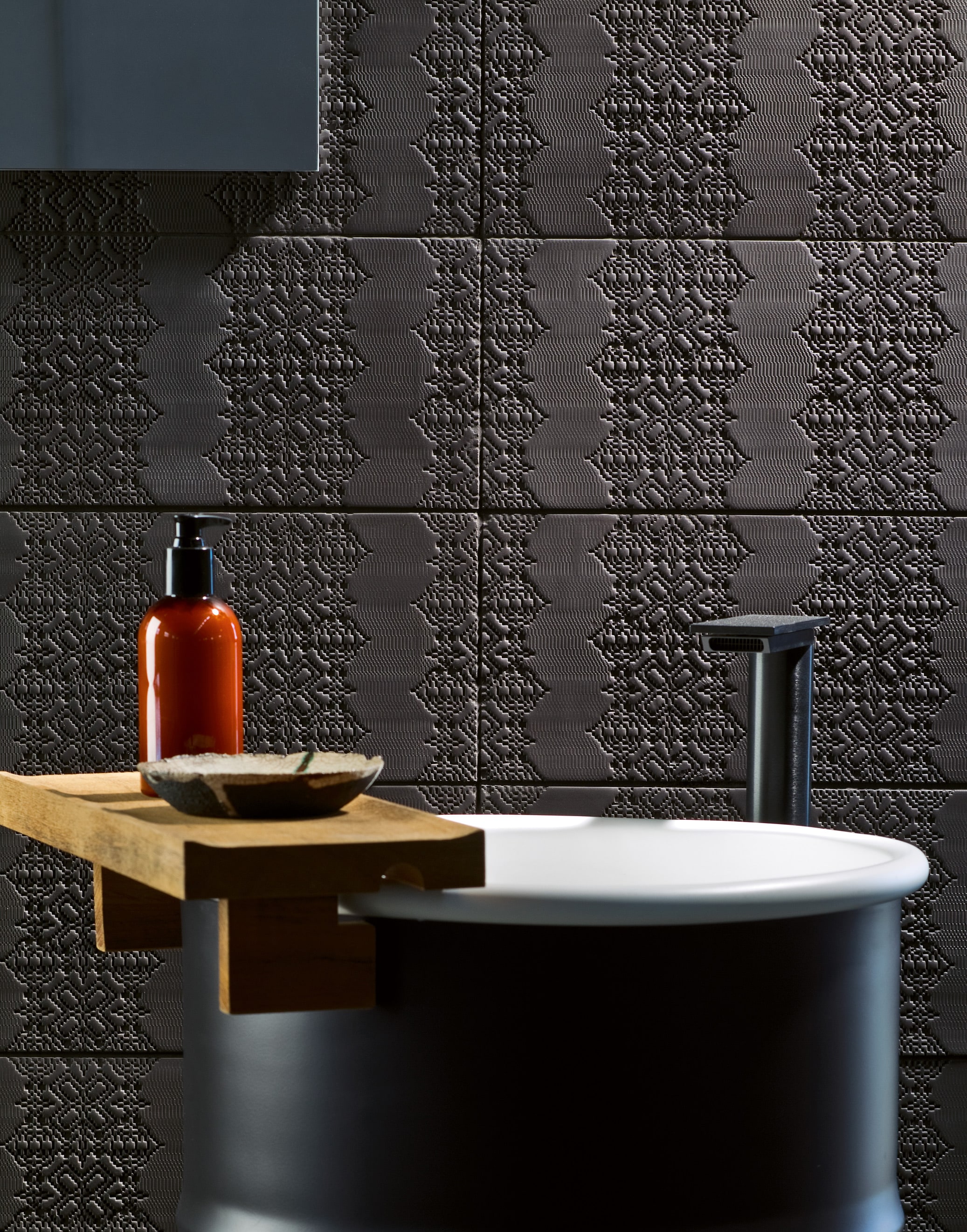 Bas-Relief by Patricia Urquiola | Design Tiles | Mutina